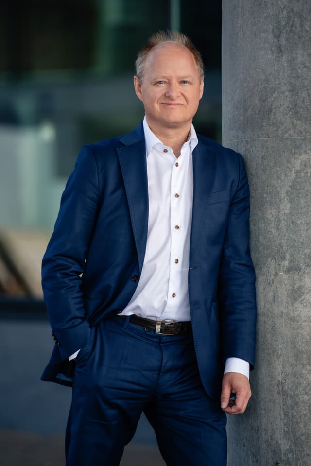 Vianode | Management