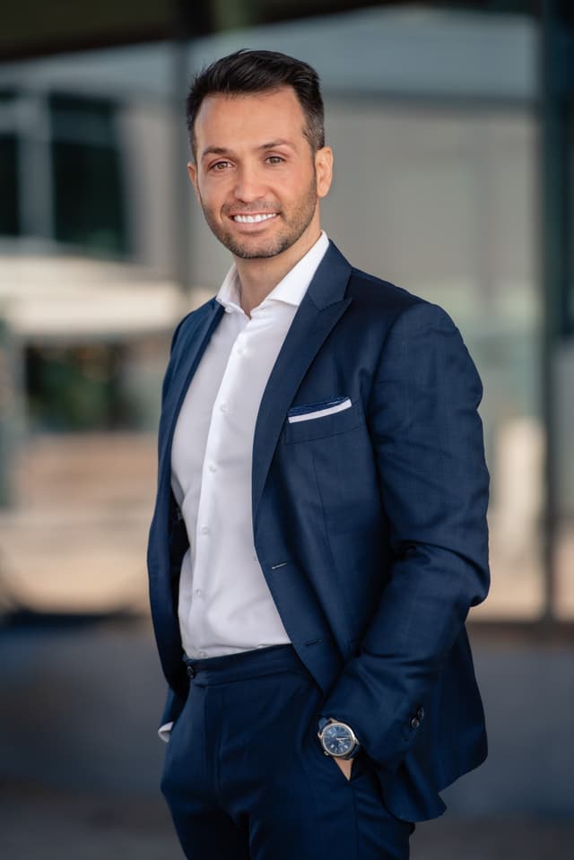 Vianode | Management