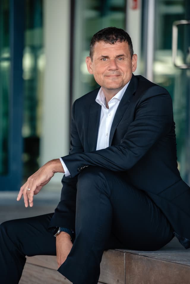 Vianode | Management